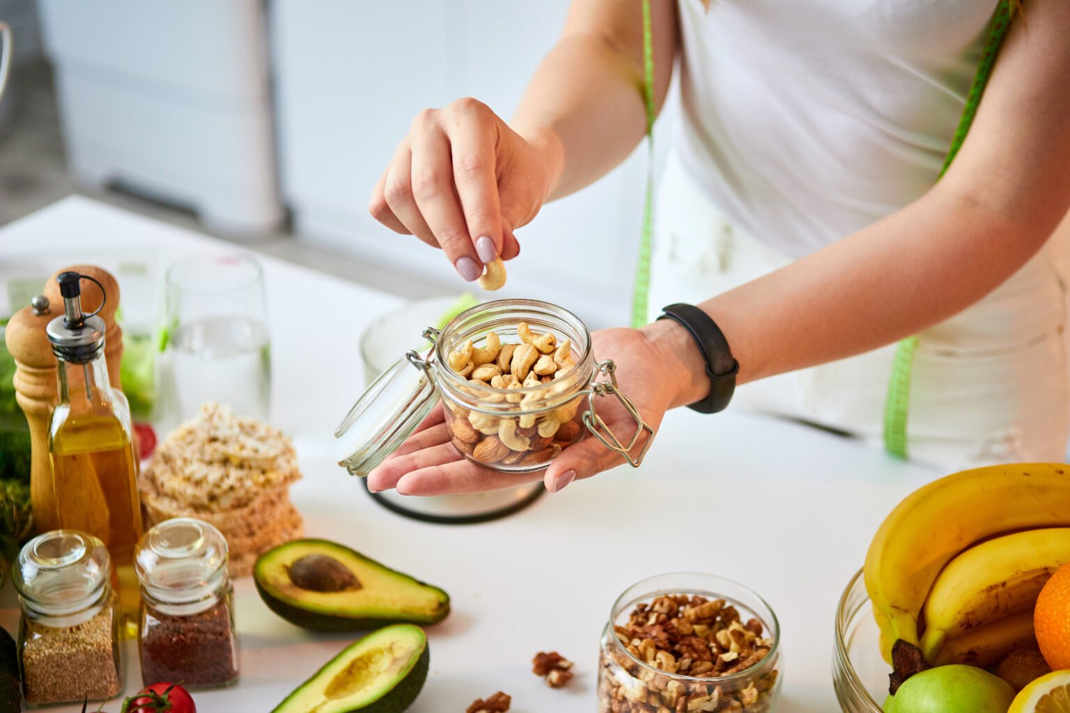 5 Tips For Smart And Healthy Snacking